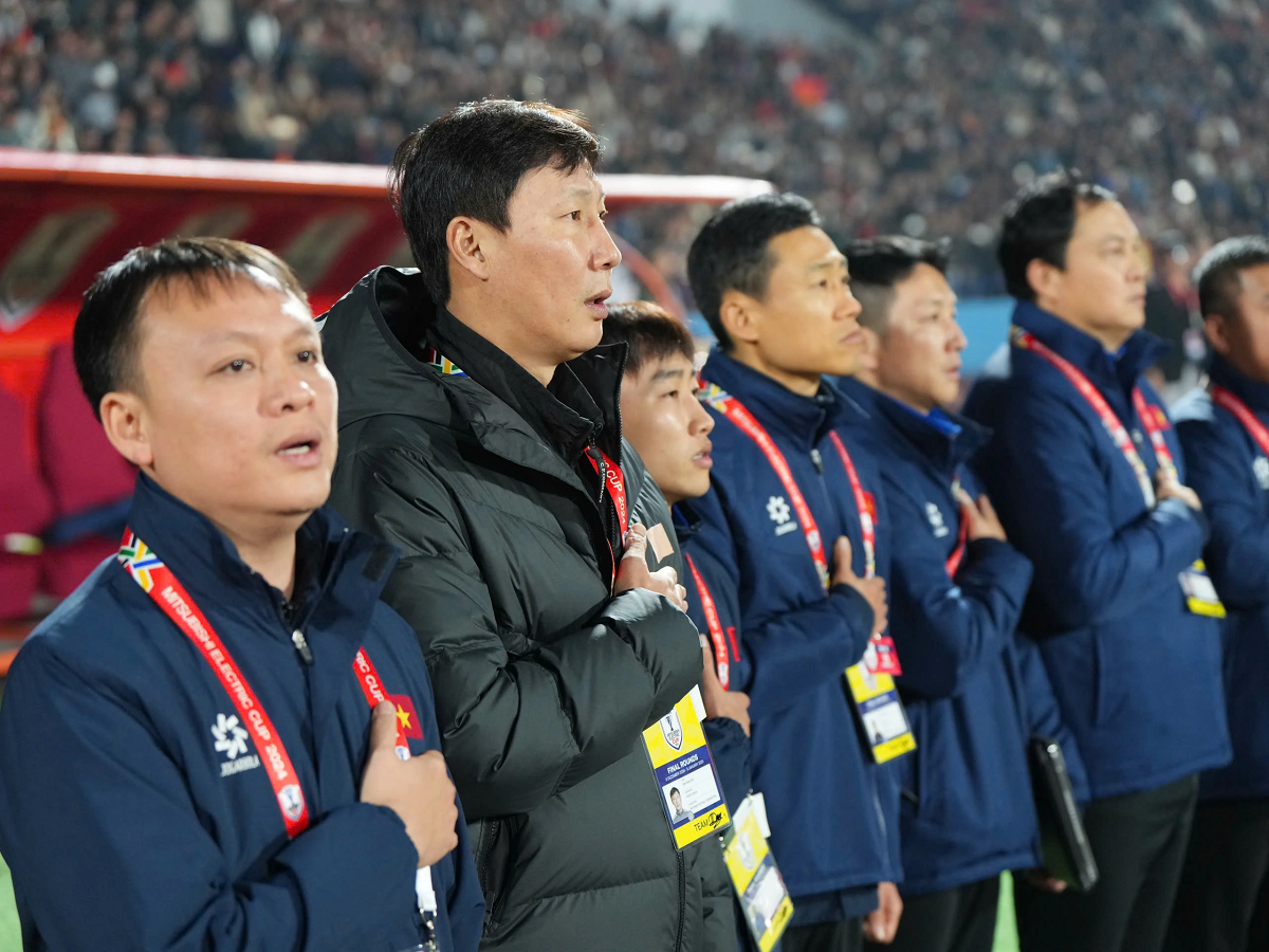Tiết lộ bất ngờ về lương của HLV Kim Sang-sik, thái độ khi đàm phán cùng VFF mới đáng bàn!
